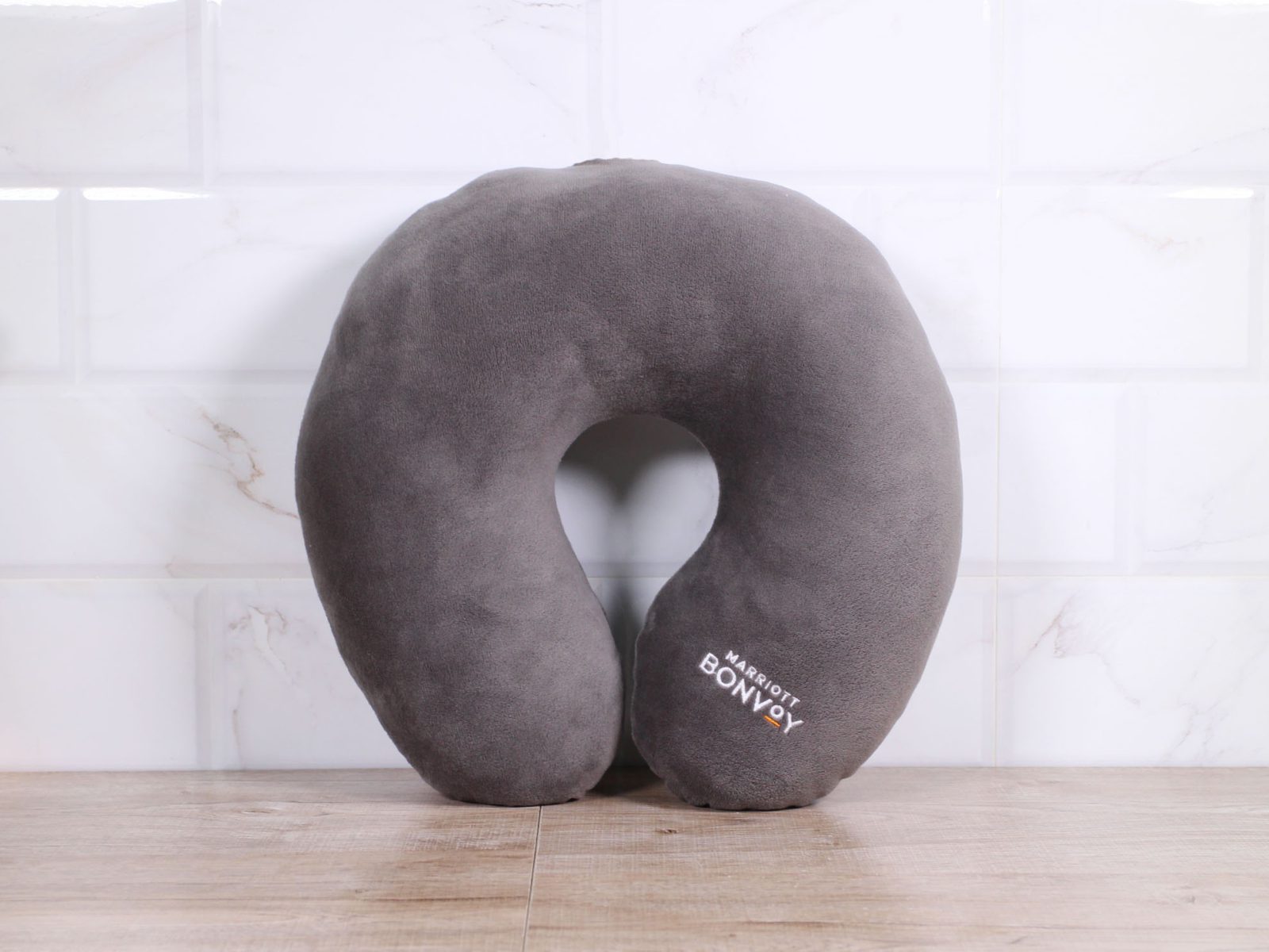 หมอนรองคอทรงตัวยู - โรงงานผลิตหมอน ถุงผ้า กระเป๋าผ้า | GPM PLUS Co.,Ltd.